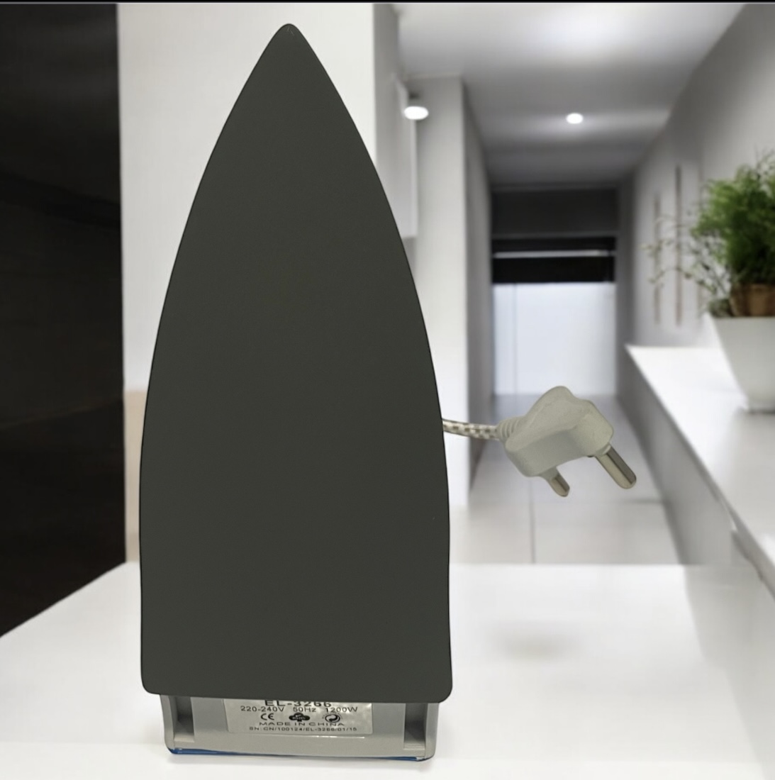 Condere 1200W Dry Iron New! - Cash Converters