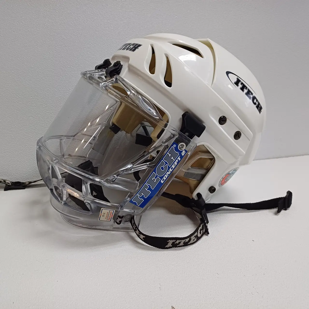 Itech Hockey Helmet - Cash Converters