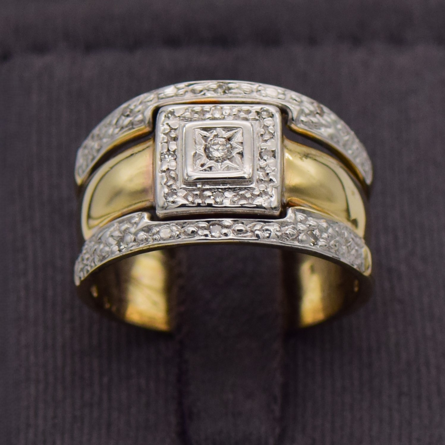 9ct Yellow Gold Trip-Set Ring - Cash Converters