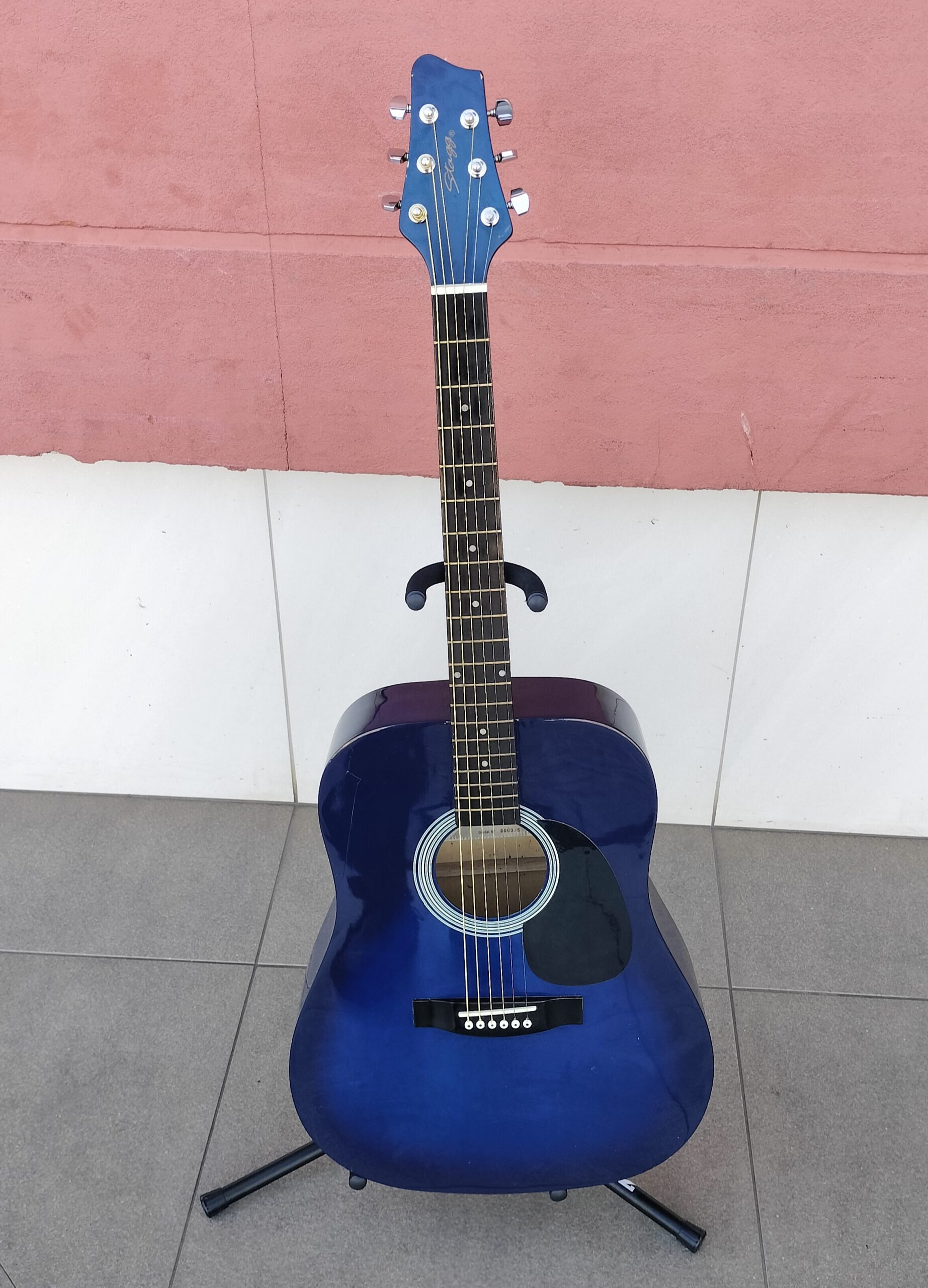 Stagg Sw201bls Dreadnought 6-String Acoustic Guitar - Blueburst - Cash ...