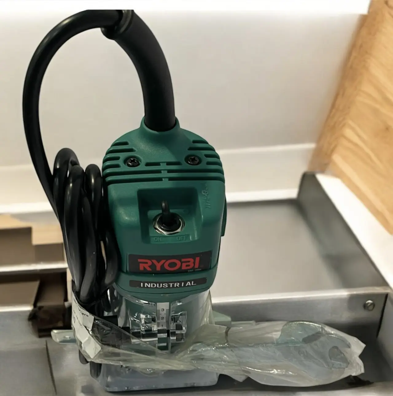 Trimmer Ryobi Laminate 500W New - Cash Converters