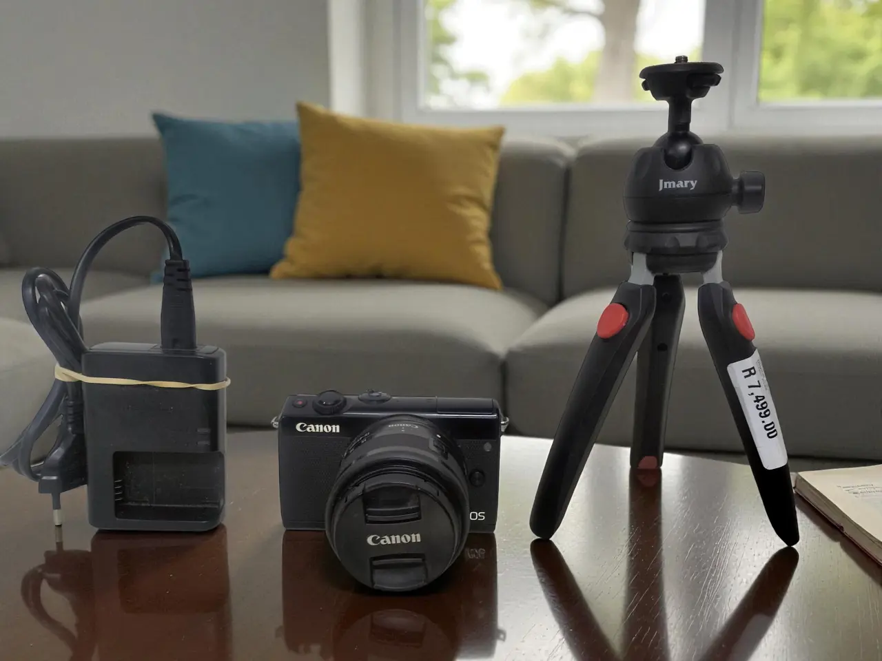 Canon Eos M100 Digital Camera (Small Scratches On The Screen) - Cash ...