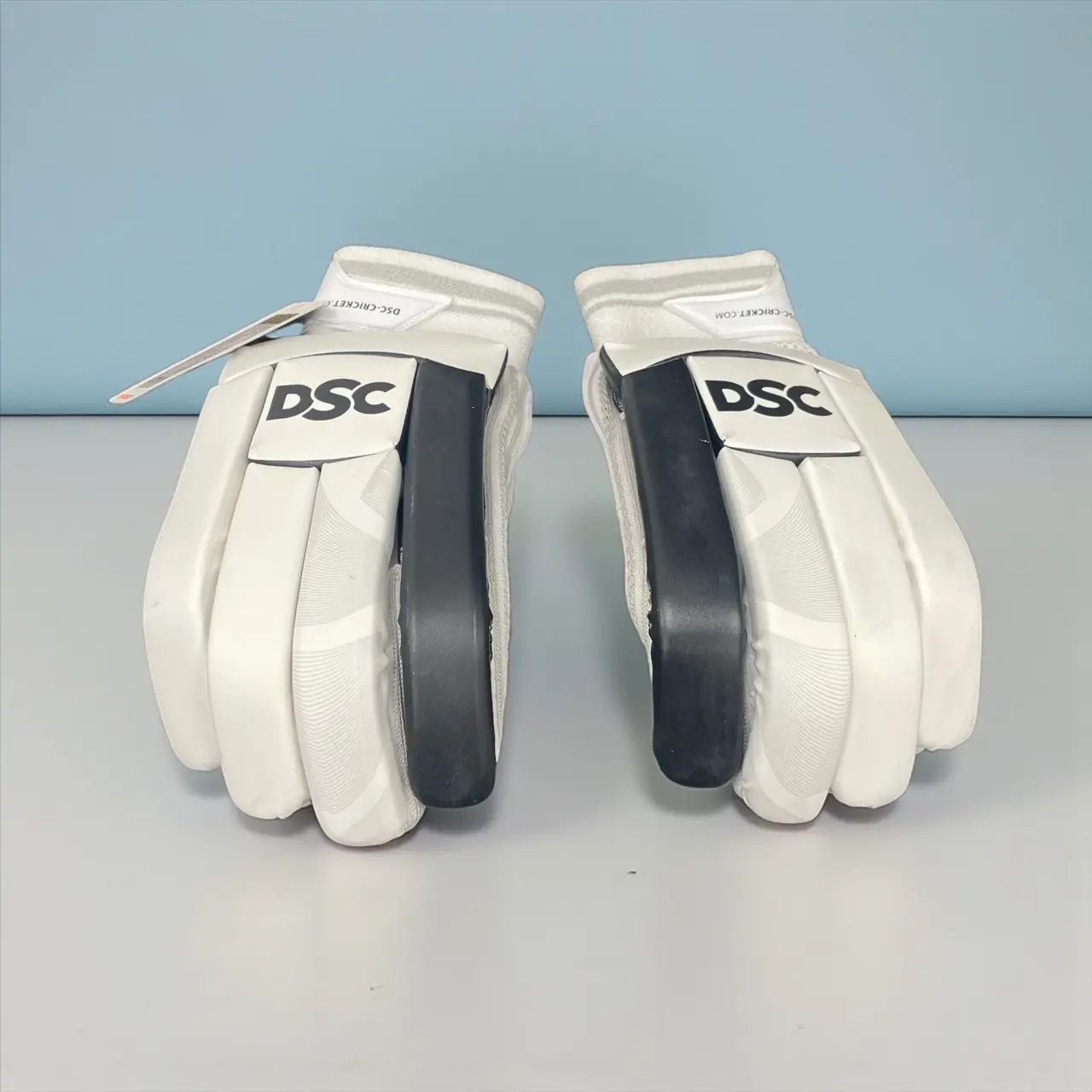 Dsc Cricket Gloves - Blak 6000 - Cash Converters