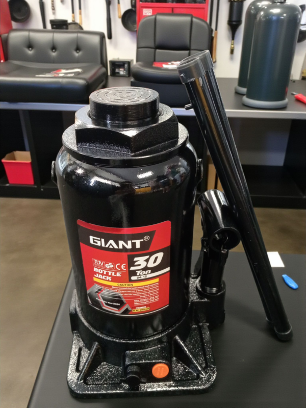 Giant 30 Ton Bottle Jack - Cash Converters